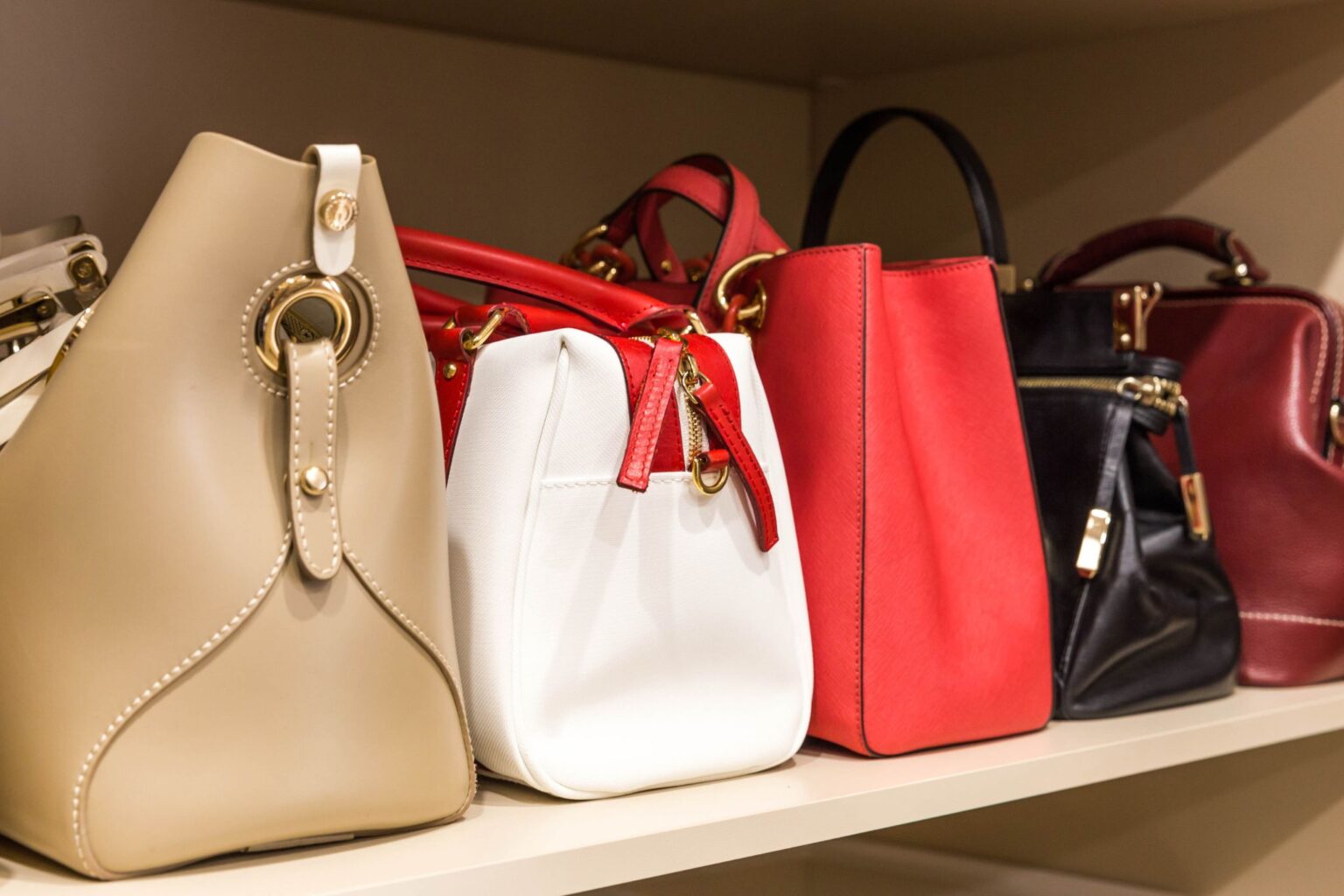 How to declutter and organize your purse. - Everyday Splendour
